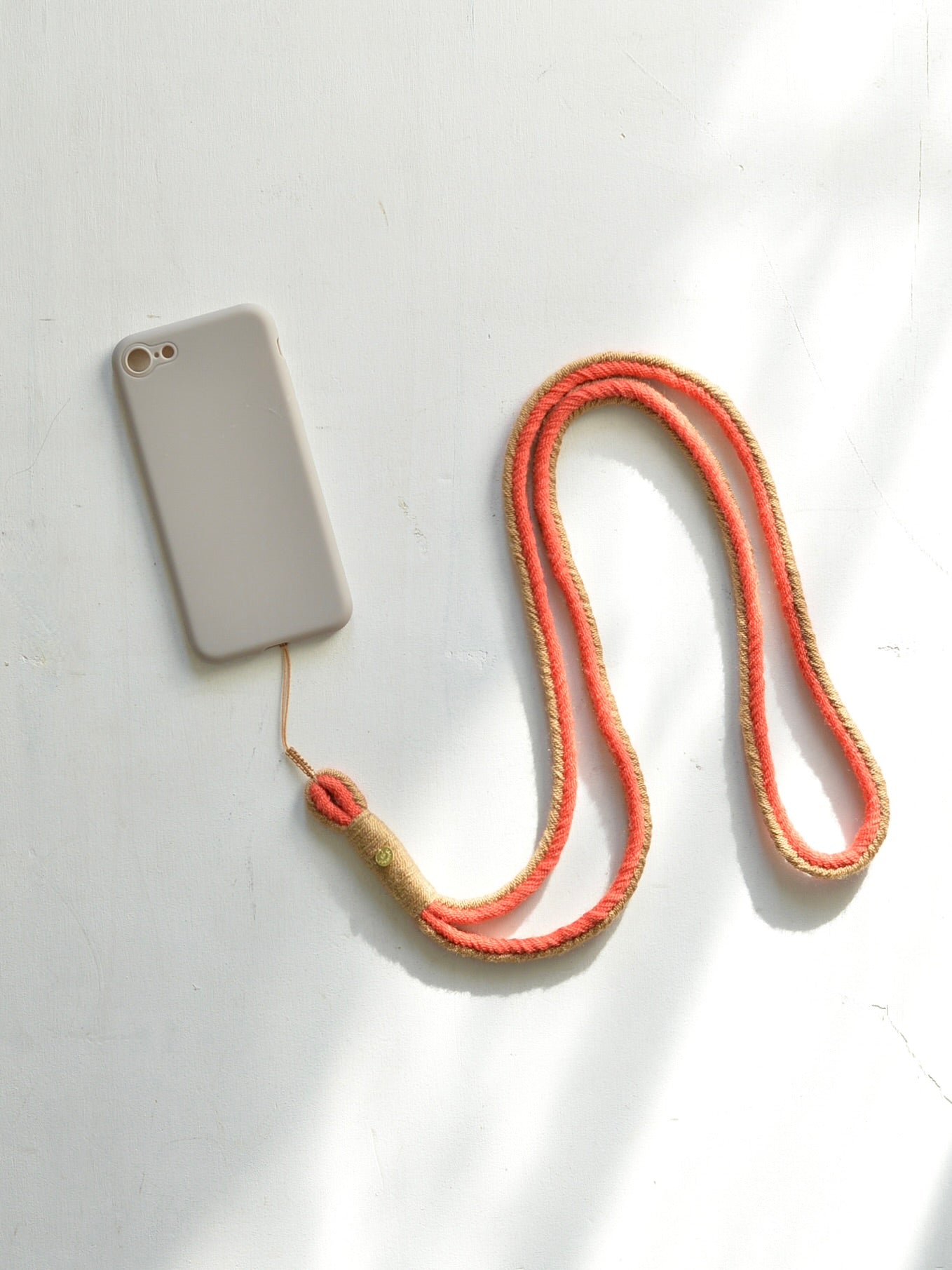 【残り1点】GUANABANA スマホストラップ – NOZZI BAZZAR